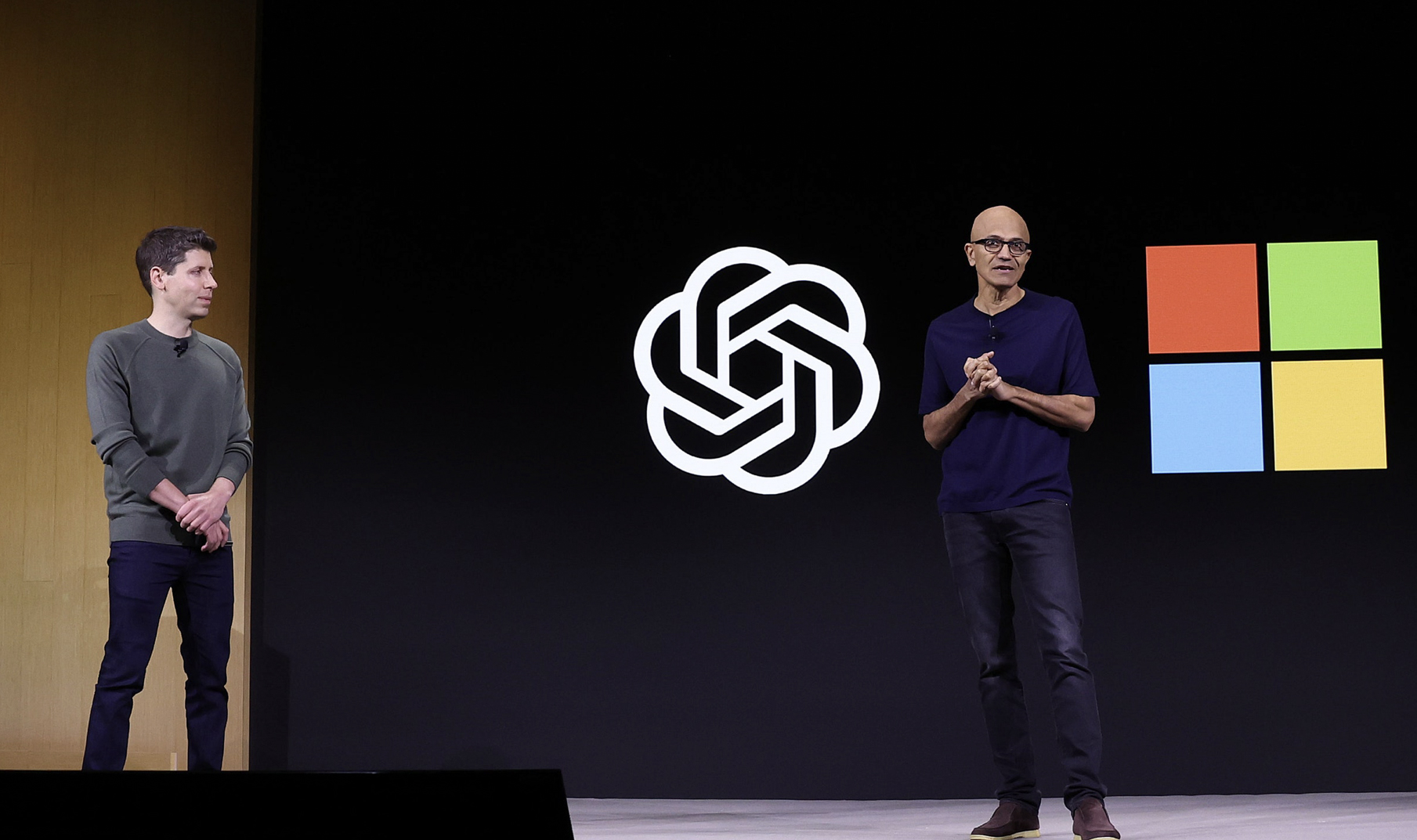 Governance: Private ordering of ComAI through corporate communication ...